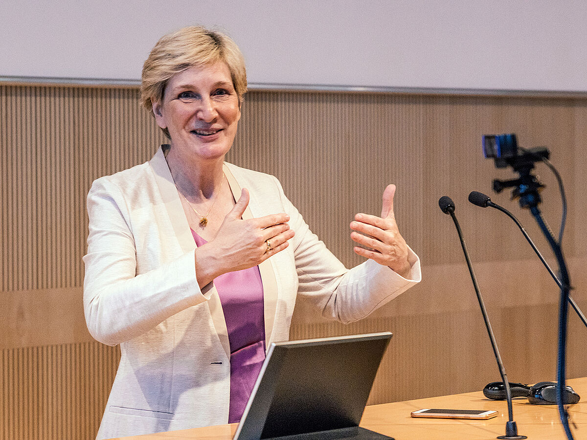 Understanding the plant immune system: how to vaccinate a plant ...